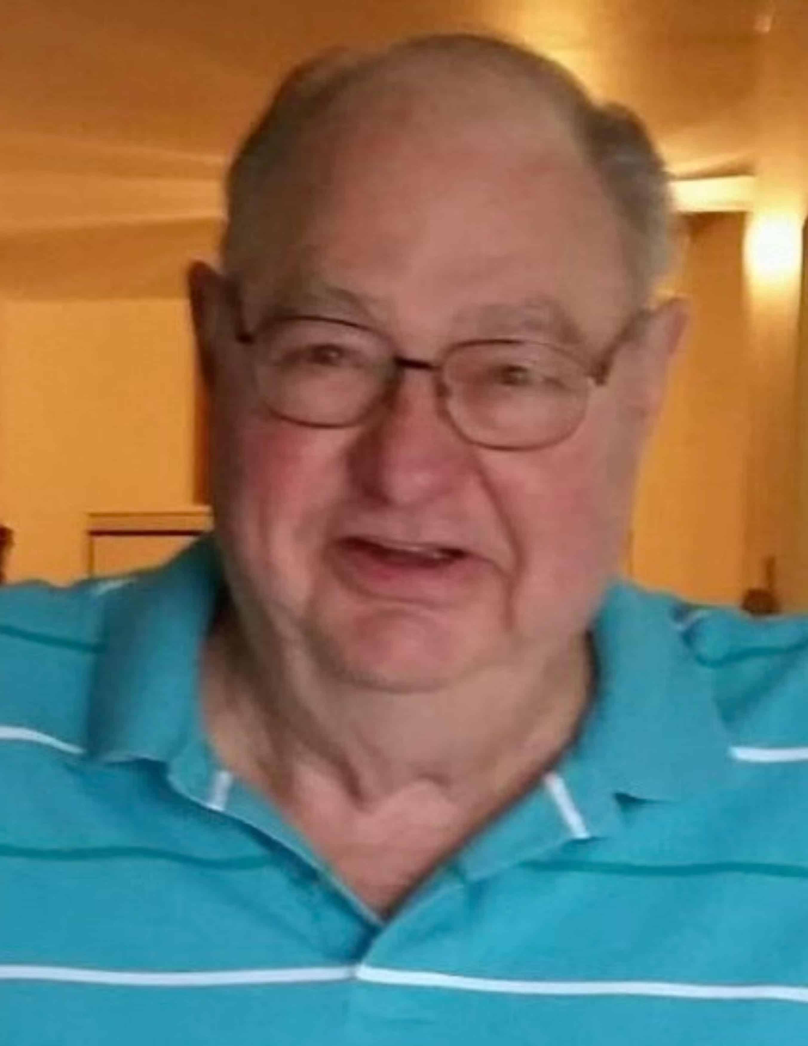 Robert F. Molitor - St Louis Cremation